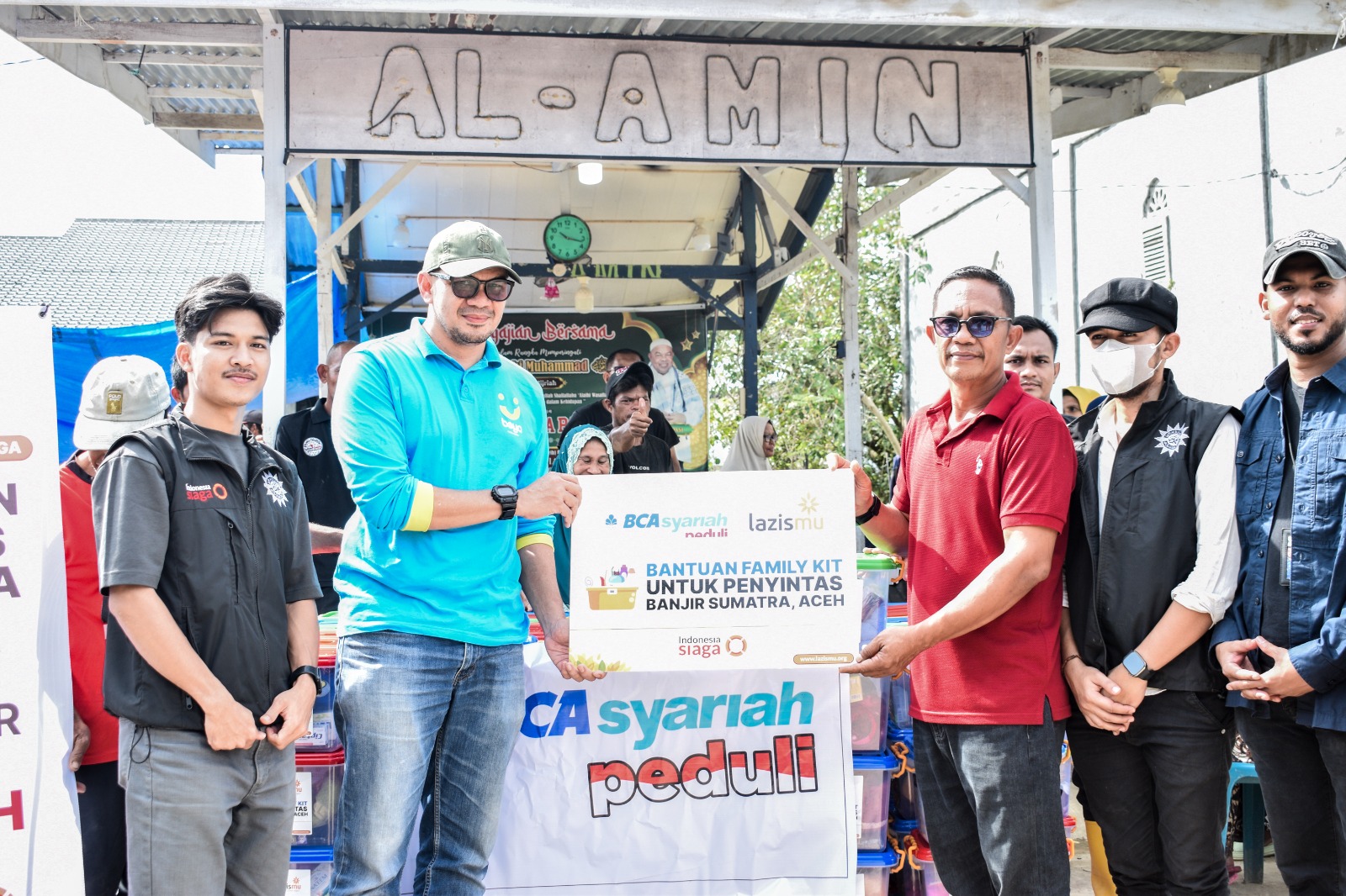 Lazismu dan BCA Syariah Salurkan 150 Paket Family Kit untuk Warga ...